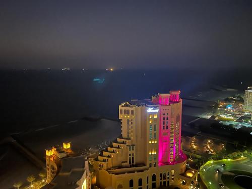 F30,r3,sunrise On The Beach,1room Inside 3bedroom Apartment,(separate Washroom Outside) - Ajman
