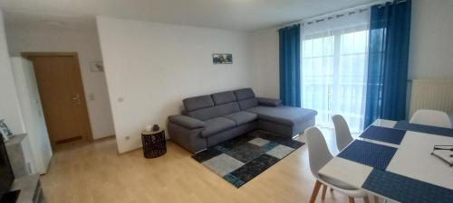 Ferienwohnung Mit Balkon - Schwarzenfeld