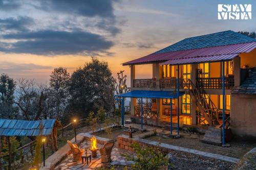 Stayvista's Rooh - Bir - 2bhk Mountain-view Villa With Alfresco Dining - Bir