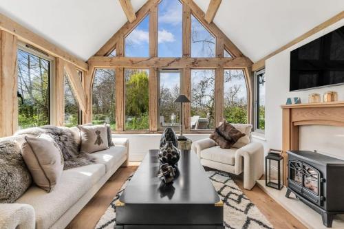 Hiron's Piece And Honeysuckle Cottage - With Hot Tub - Broadway