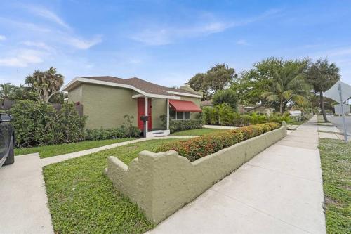 Palm Wave Says - Designers Stay - No Extra Fees - 웨스트팜비치