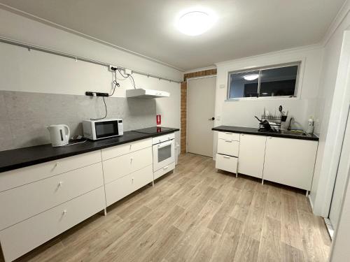 Sunshine Rooms - Sunshine Coast