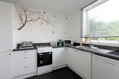 Lovely 3 Bedroom House With Free Parking & Garden - Norwich