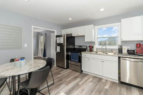 Furnished Ranch Home With Free Washer And Dryer - Triangle Lake, Middletown