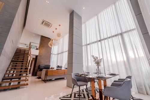 Duplex Pool Access 2brs Patong - Pa Tong