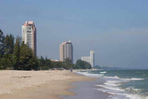 Beach Holiday - Cha-am