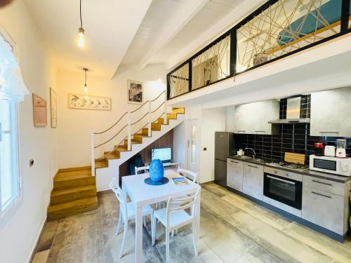 Dali Art Room Studio Apartment - Alghero