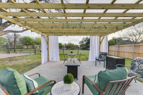 1 Mi To Dtwn Waco! Lovely Home W/ Fire Pit Table - Waco, TX