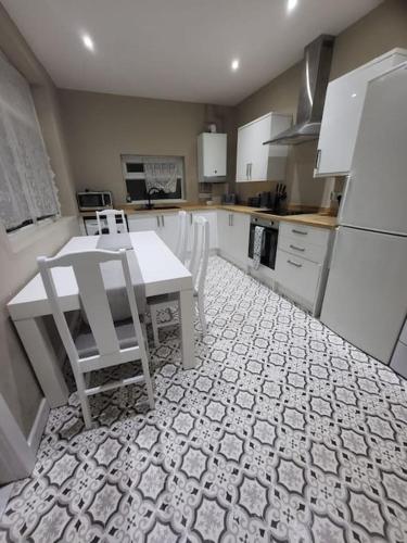4 Bedrooms, 8 Min To Manchester City! - Salford