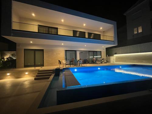 Berulia villa Deals & Reviews, baska-voda | LateRooms.com