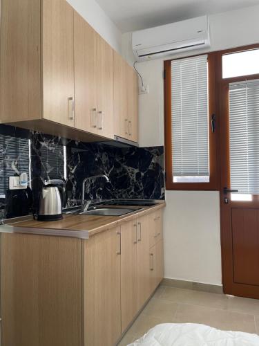 Rent Rooms Loren - Vlorë