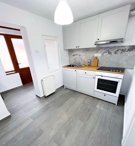 Damian Confort Zone - Timișoara