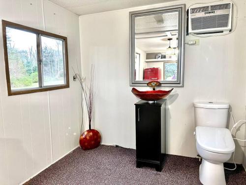 Trestle Creeks Farmhouse Fort Tiny House - Brown County, IN