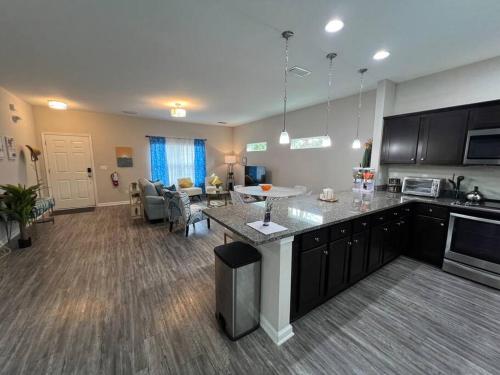 The August - 3br 2.5ba Open Concept 1.4 Mi To Town - 세인트오거스틴