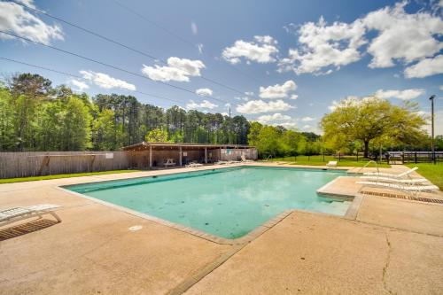 Biloxi Resort Cottage W/ Pool & Lake Access! - Ocean Springs, MS