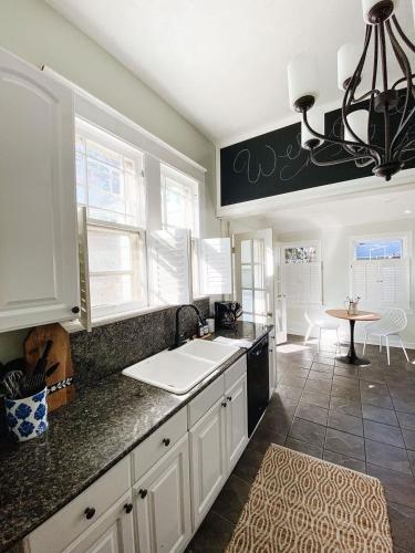 Modern & Centrally Located Stay At Calypso Dreams - Mobile, AL