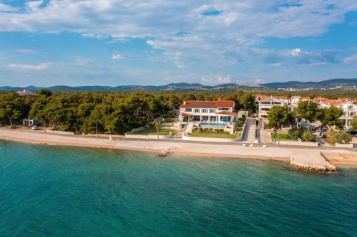 Luxury Villa Sea Whisper Steps From Beach With Indoor & Outdoor Pools Near Sibenik - Šibenik