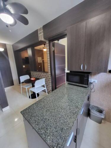 R.7-7 Lindo Estudio De 2 Recamaras, Zona Turistica - Panama City