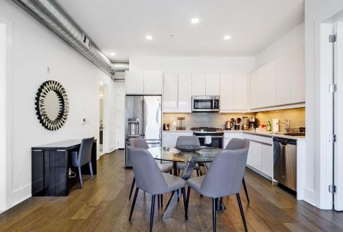 Dharma Home Suites Hoboken - Clifton, NJ