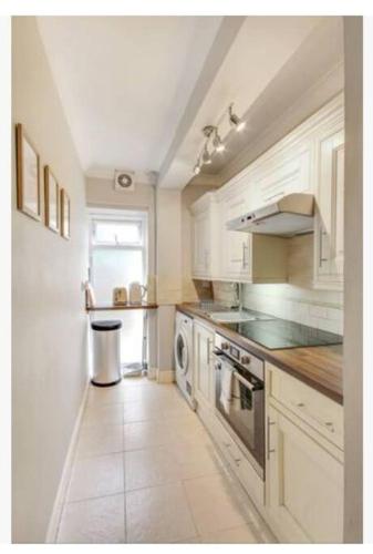 Central 2 Bedroom Garden Flat With Free Parking - Royal Tunbridge Wells