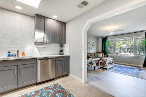 Idyllic Sarasota Home W/ Yard: 2 Mi To Beach! - サラソータ, FL