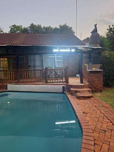 Smapers Guesthouse - Brits