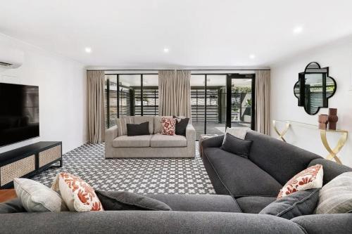 Budds Villa 1 By Khove - Surfers Paradise