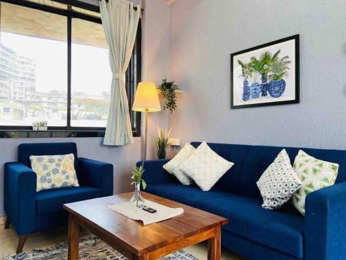 Rahat Manzil- The Old Warm Charm 2 Bedroom Apartment In Khar West By Connekt Homes - Mumbai