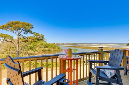 Water View Dauphin Island Condo W/ Boat Slips - Dauphin Island, AL