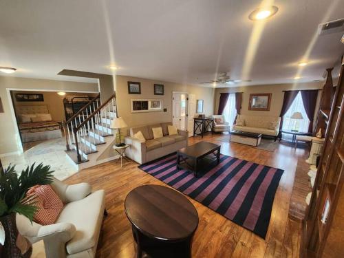 Large Near Shops/dining & Easy Access To Freeway - Germantown, TN