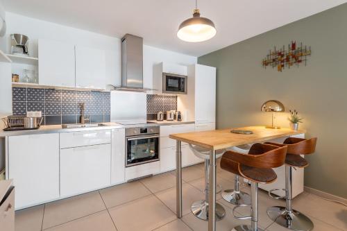 L'interprete 405 4 - Apartment With Terrace - Annecy