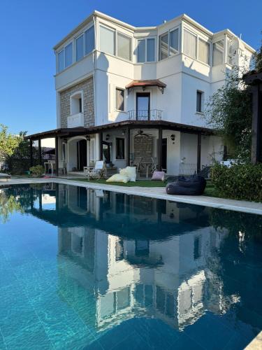 Bodrum Merkezde Mustakil Havuzlu Villa - Bodrum