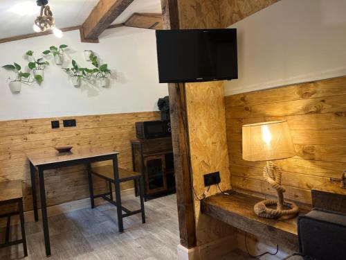 Two-bedroom Cosy Country Lodge With Private Patio - Dartford