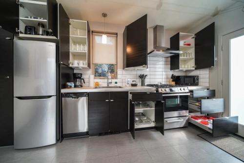 #Stayinmydistrict Buckman Bright Spacious Townhome - Portland, OR