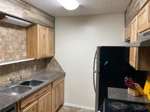 Comfortable Downstairs 2 Bed Next To Fort Sill - Elgin, OK