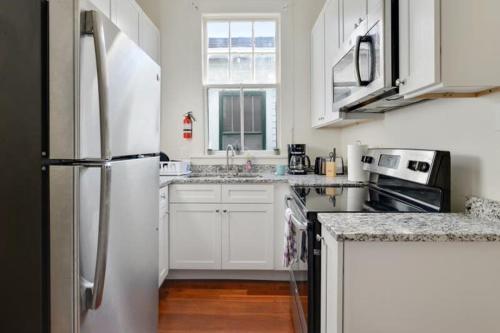 Fabulous Franklin 2bd Steps From St Claude Ave - New Orleans, LA