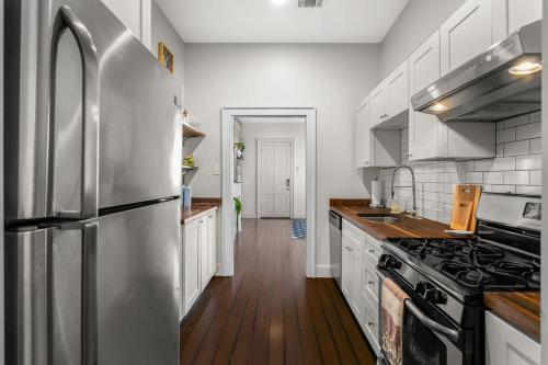 Stylish Creole Cottage 1 Bd Home Central Location - New Orleans, LA