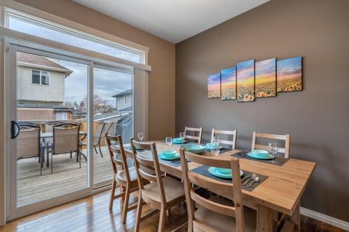 Prairie Oasis I Sleeps 16 L Bbq & Patio L Smart Tv - Sylvan Lake, AB