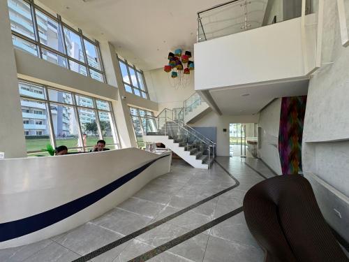 Nice One Br Condo Free Pool In Commonwealth Qc - Marikina