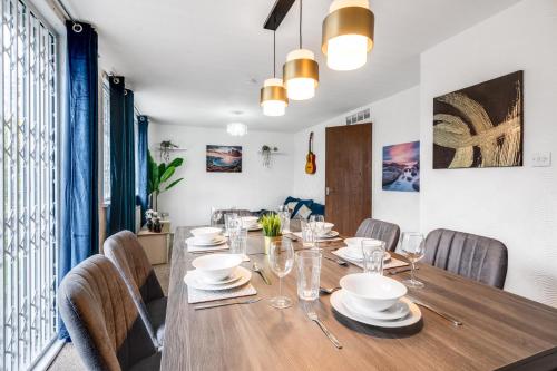 Majestic Gem - Pool Table - Coop - Etihad - Parking - Manchester