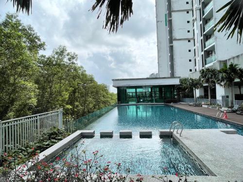 1min To Bukitindah Aeon Skyloft 3br Muji Poolview - Johor
