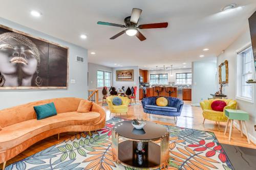 14 Mi To Dc: Retreat W/ Patio & Sunroom! - Silver Spring, MD