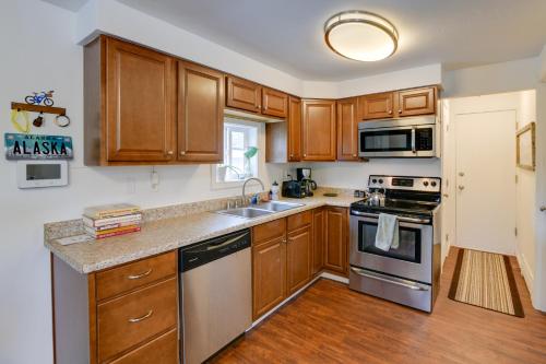 Cozy Anchorage Retreat < 4 Mi To Downtown! - Alaska