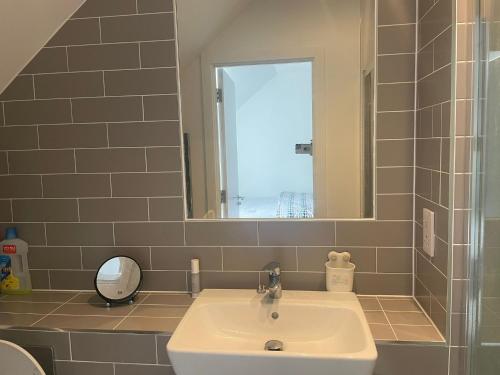 Serene Stay Sanctuary - Romford