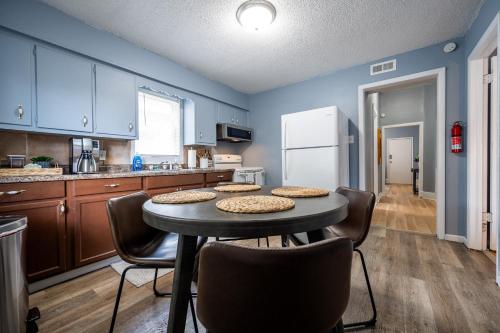 Affordable, Quaint Retreat! 5 Mins To Downtown - Indianapolis, IN