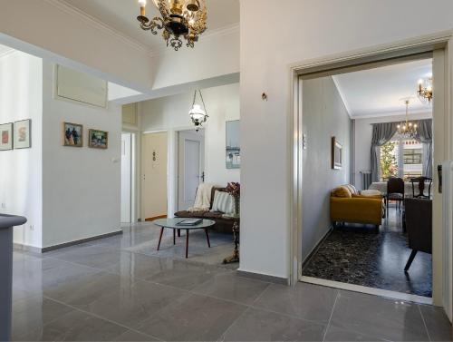 Modern & Spacious Flat - Chania Center - Walk To Sea - La Canée