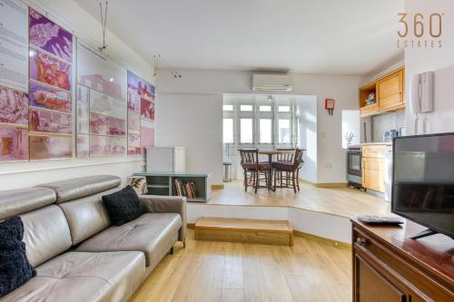 Comfortable 1br Home With Maltese Balcony In Valletta By 360 Estates - La Valeta