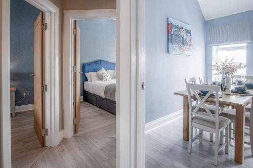 Harbour Heights - 2 Bed Apartment - Milford Haven - Milford Haven