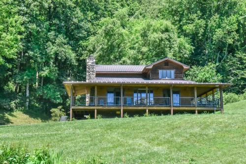 Appalachian Farmhouse- A Homestead Experience Deals & Reviews ...