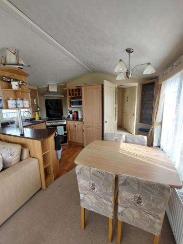 Seaside Caravan Hoburne Naish Holiday Park Naish Common 83 - Highcliffe